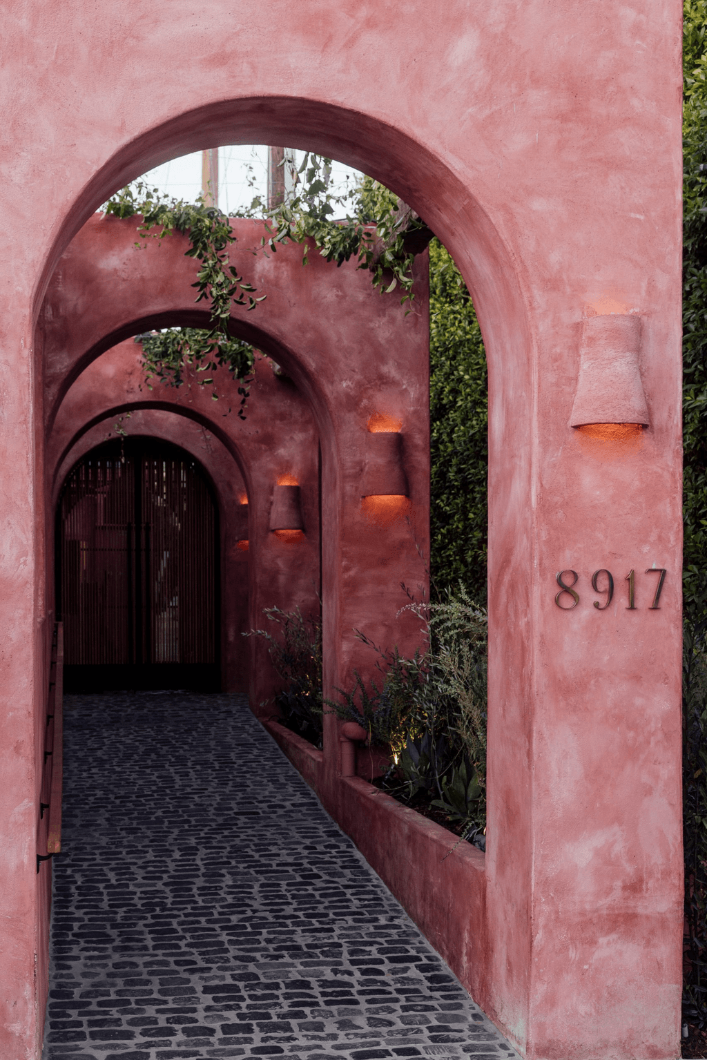 A Second Life – Reclaimed Cobblestones Ground LA’s Great White Melrose | Eco Outdoor