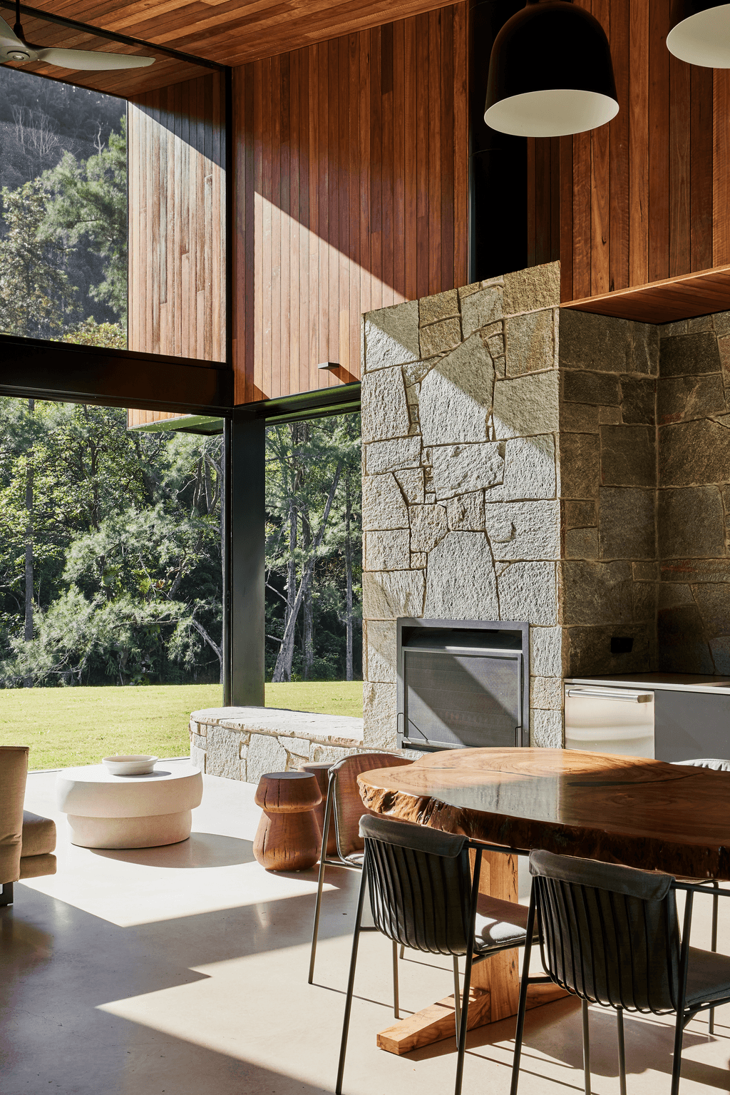 Amaroo by Shaun Lockyer Architects and Eco Outdoor | Eco Outdoor